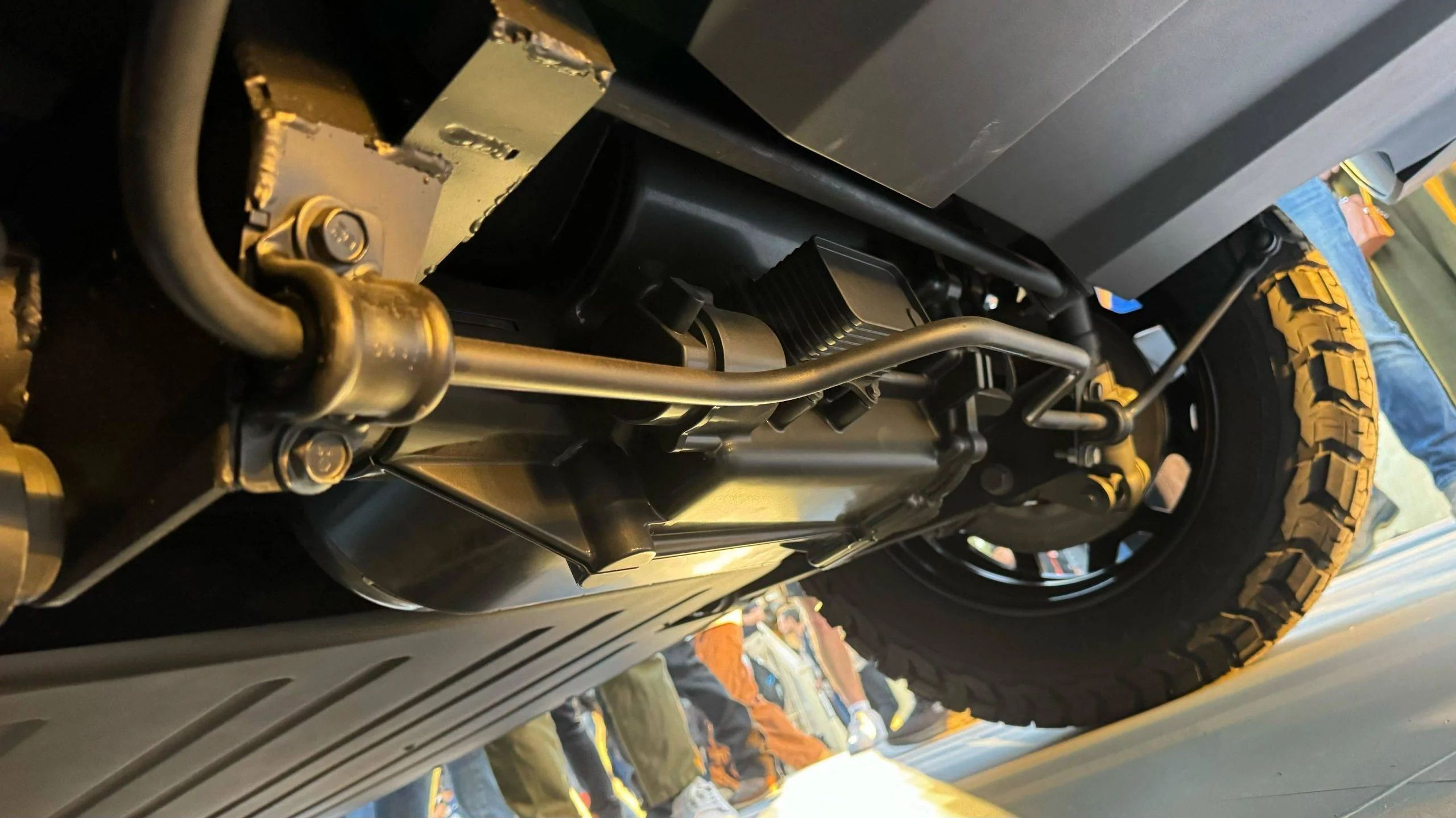 Electric Solid Rear Axle = “EBeam Rear Axle” — Underbody Photos ...
