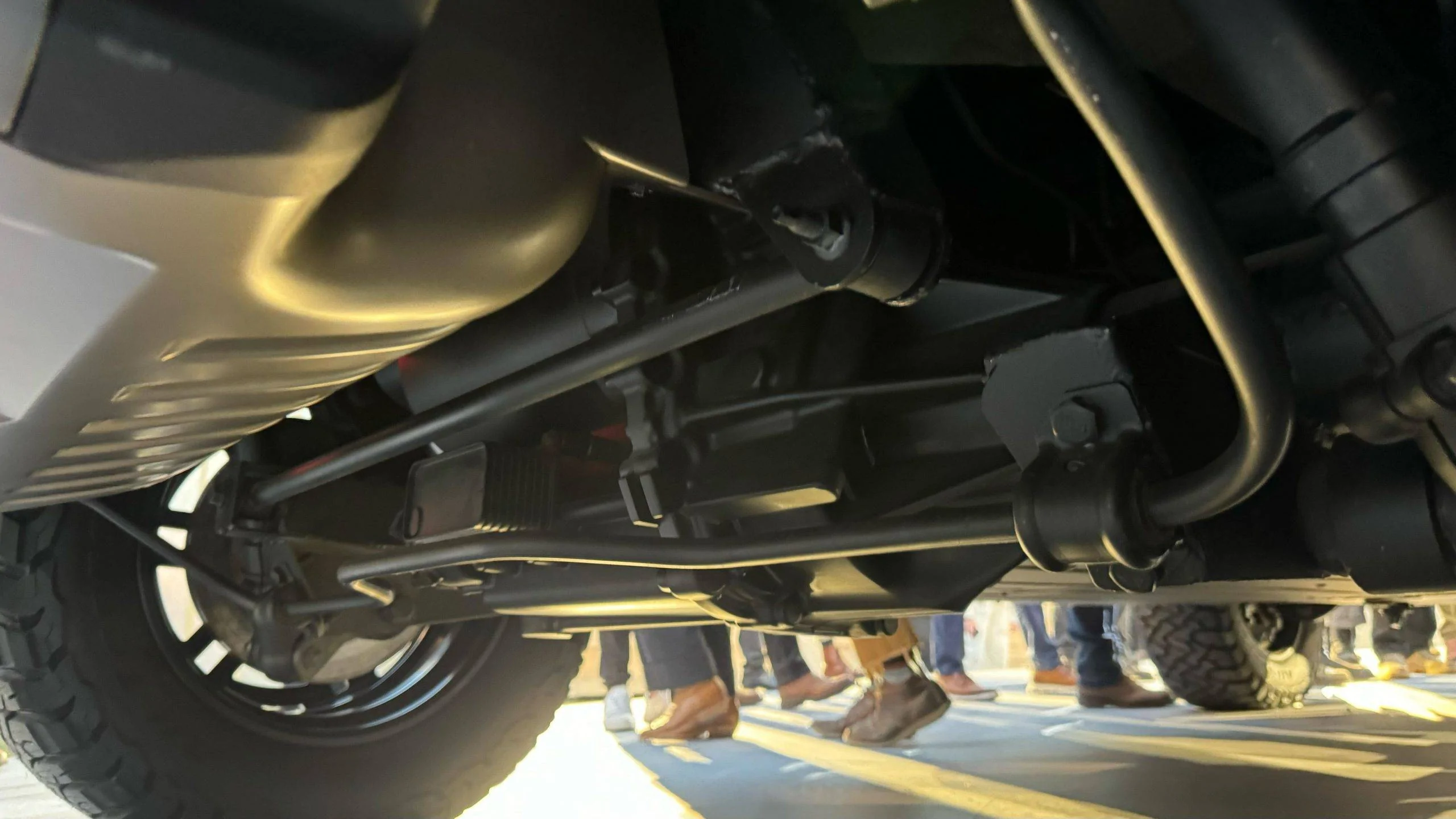 Electric Solid Rear Axle = “EBeam Rear Axle” — Underbody Photos ...