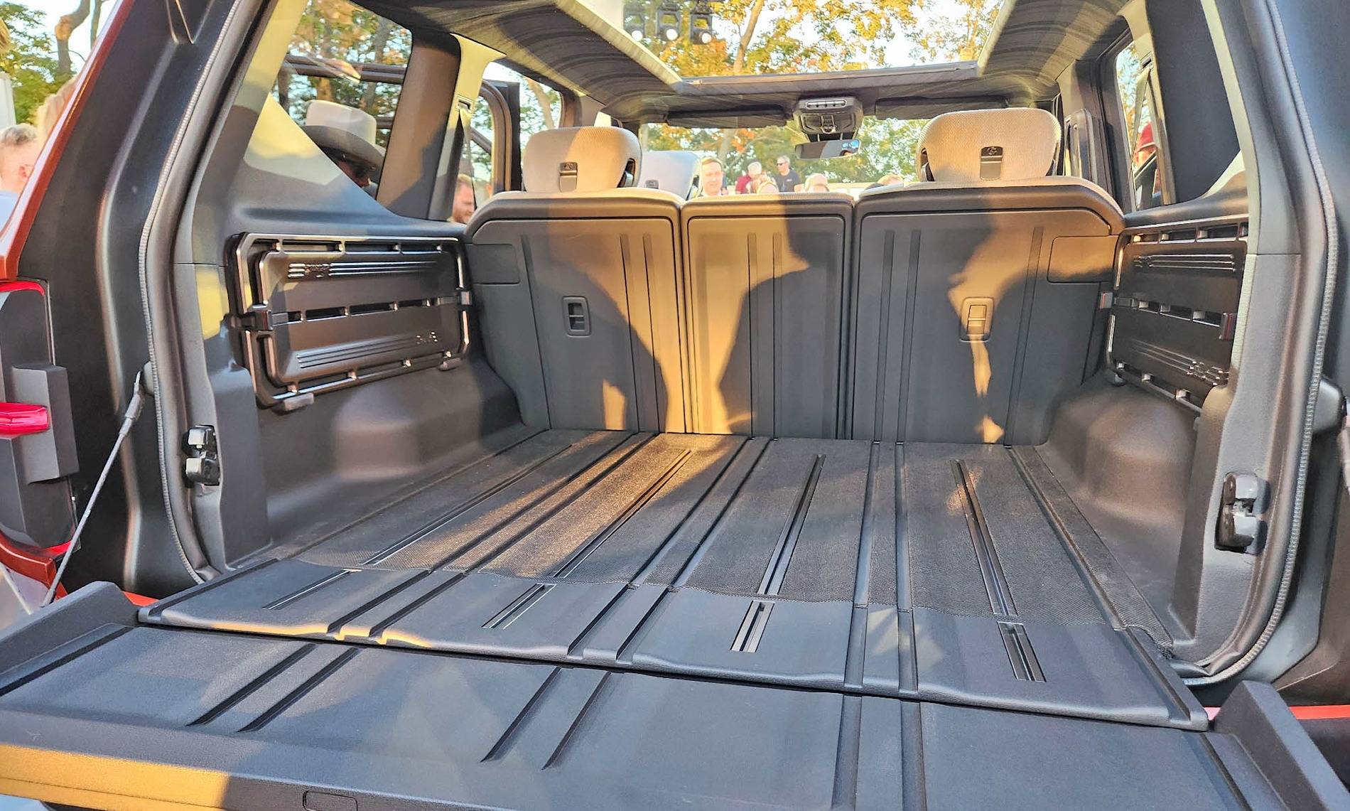 Cargo area / split tailgate of the Traveler SUV -- photos / images | Scout Motors EV Forum ...
