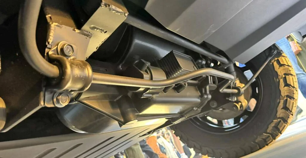 Electric Solid Rear Axle = “EBeam Rear Axle” — Underbody Photos ...