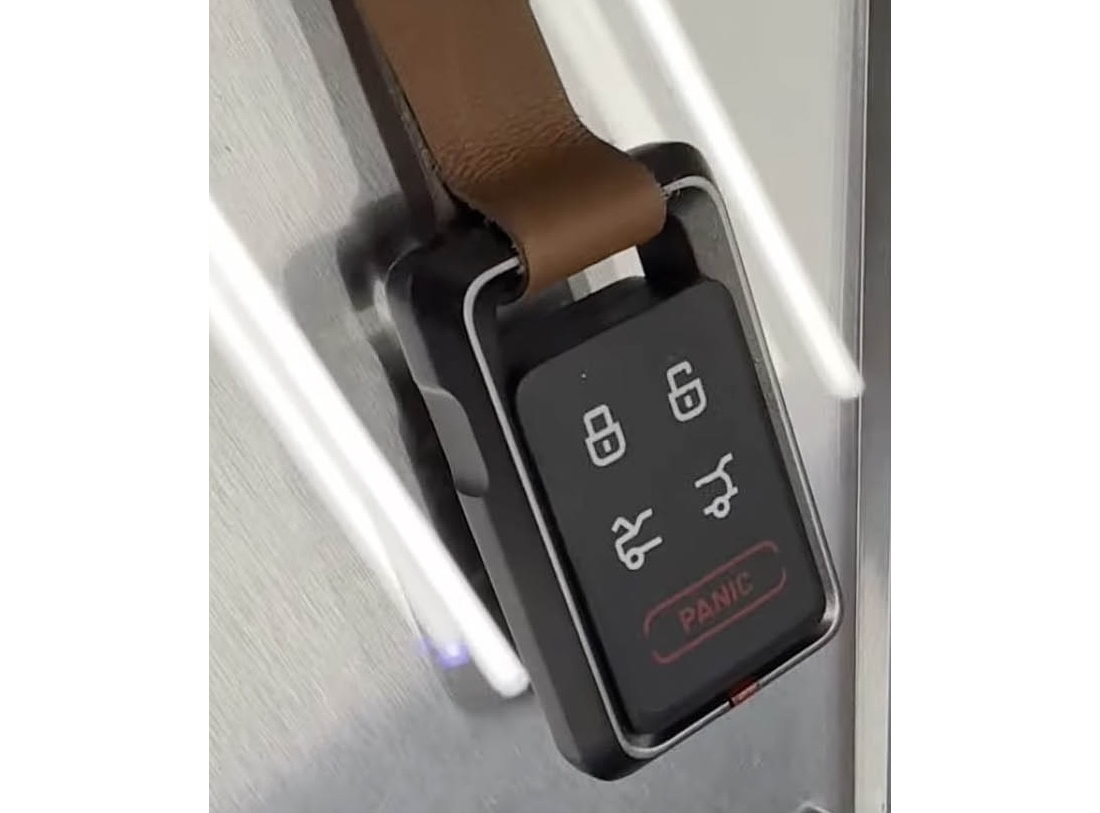 Key Fob first look photos (with keychain tab / pull accessories ...